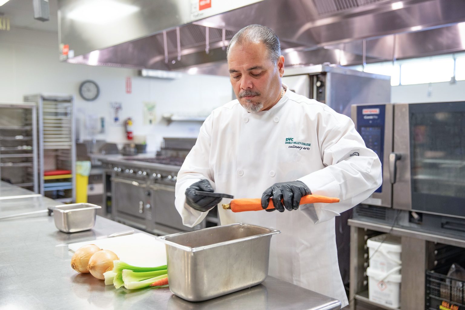 Prepara tu profesión en la cocina: Cómo los estudiantes de Gastronomía ...